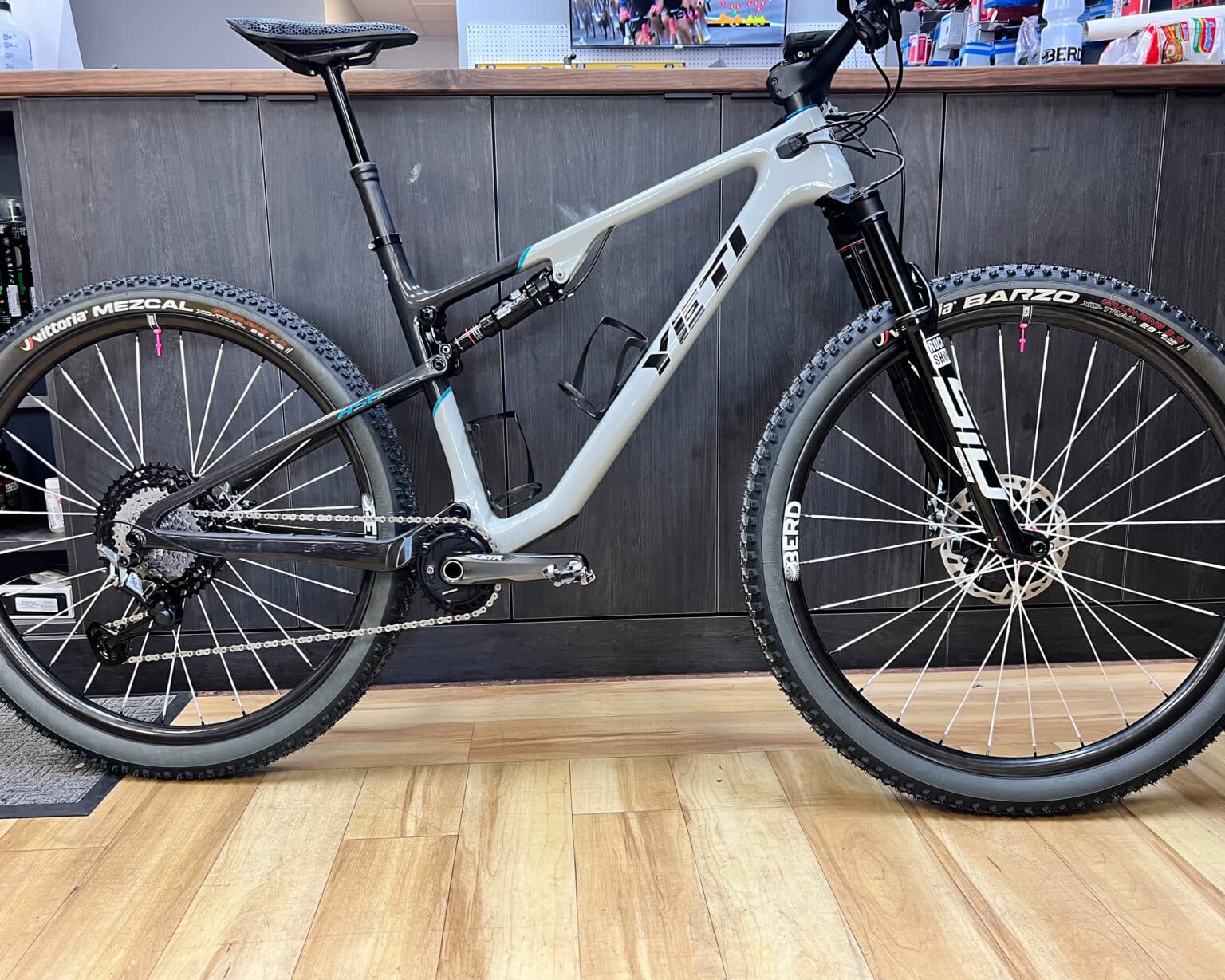Custom Yeti ASR XTR Race Build: A Precision Machine for the Breck Epic ...